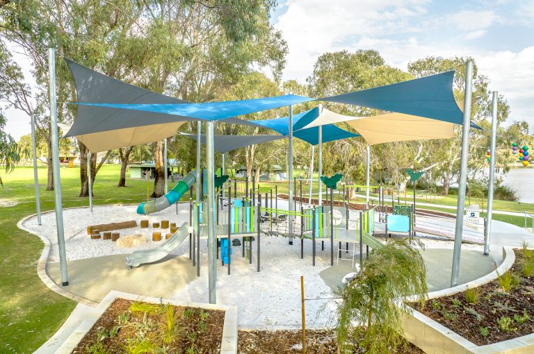 Jackadder Lake Playground - Projects - Moduplay