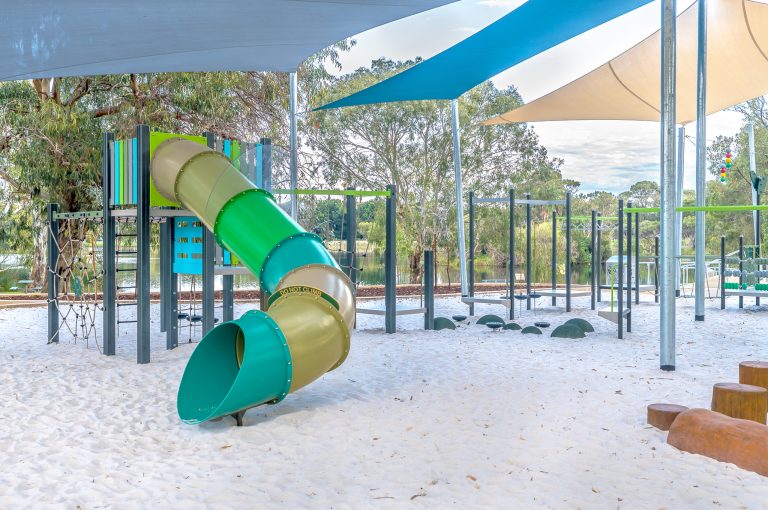 Jackadder Lake Playground - Projects - Moduplay